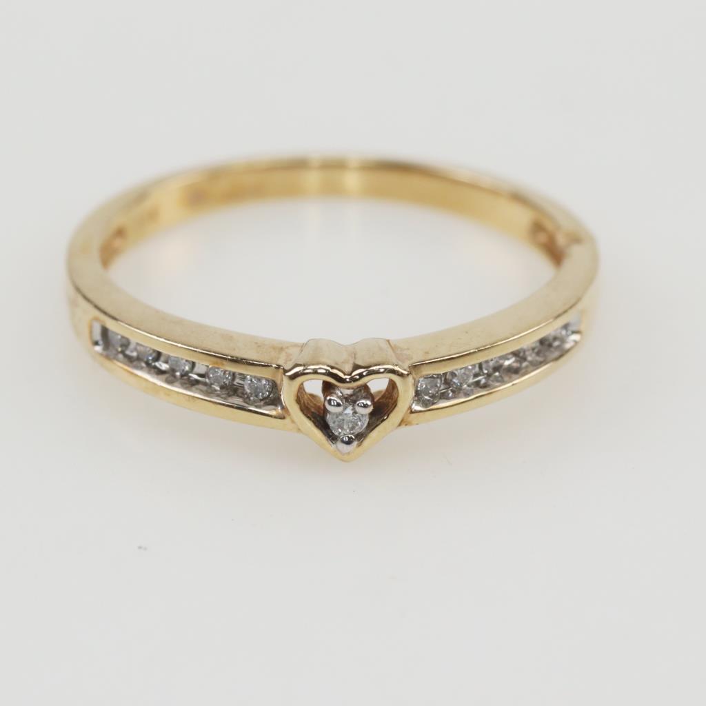 14kt Gold Diamond Heart Ring | Property Room