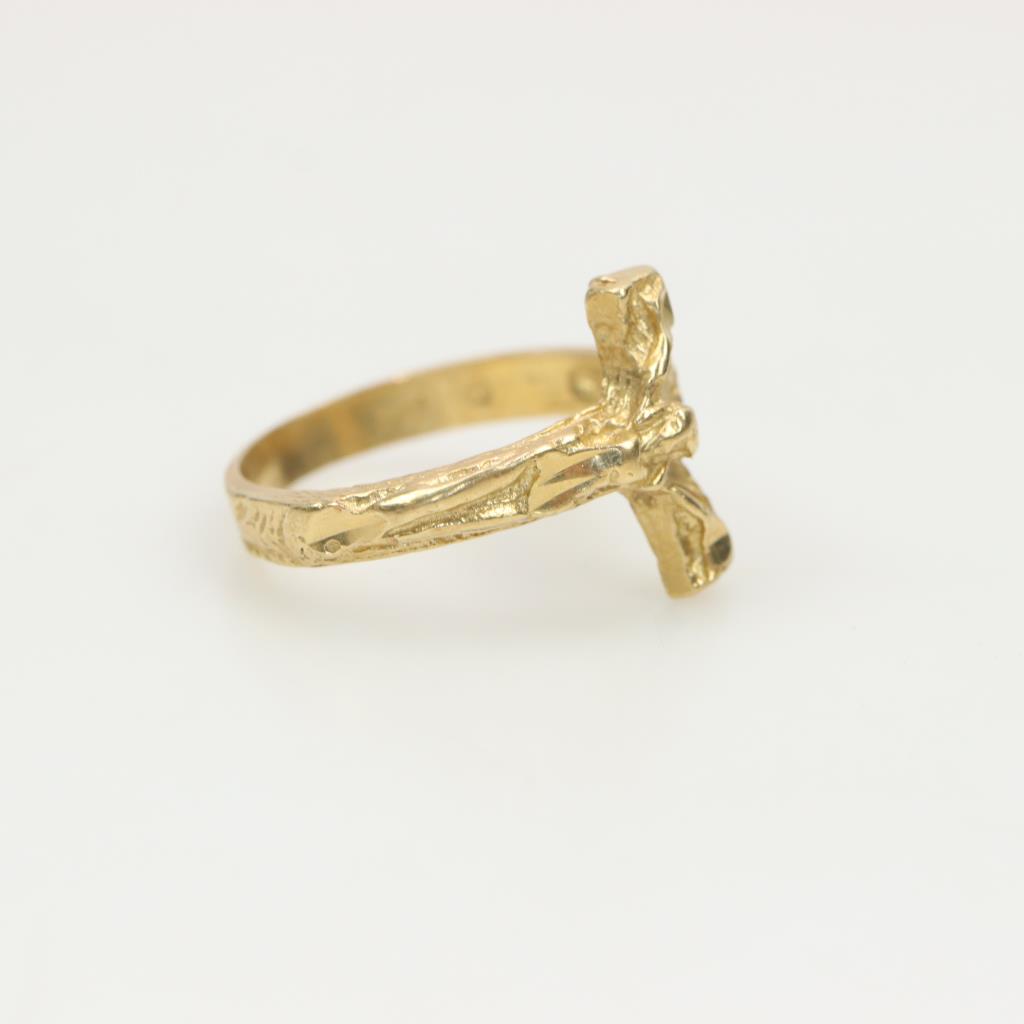 14kt Gold Diamond Religious Cross Ring | Property Room
