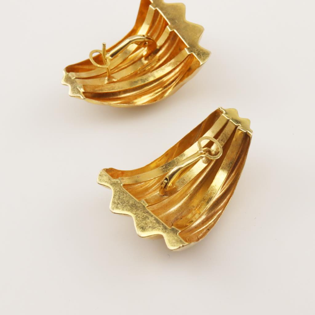 14kt Gold Earrings | Property Room