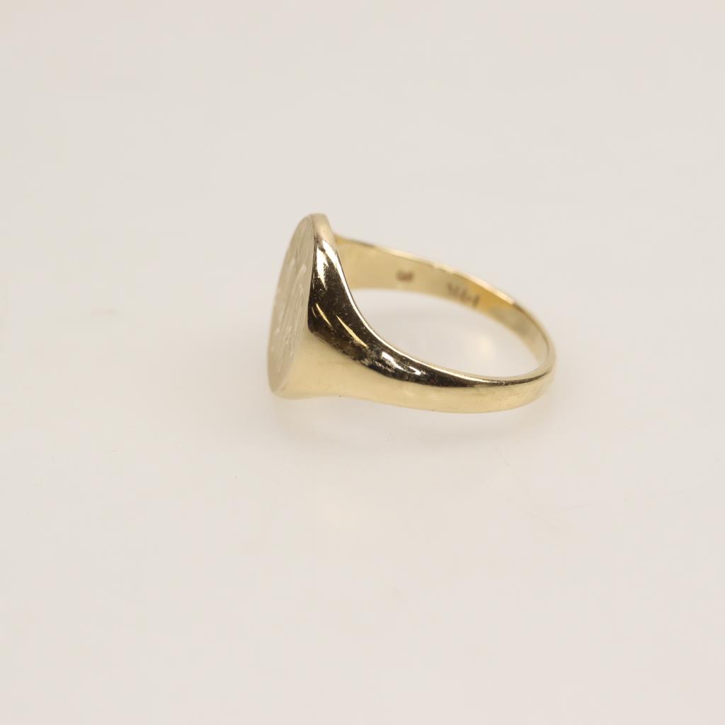 14kt Gold Engraved Signet Ring | Property Room
