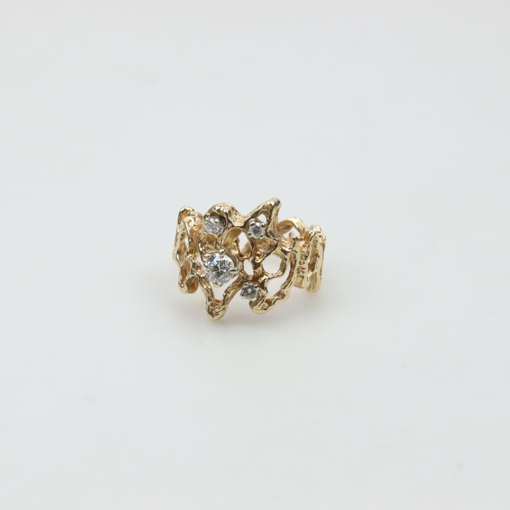 14kt Gold Free Form Diamond Ring | Property Room