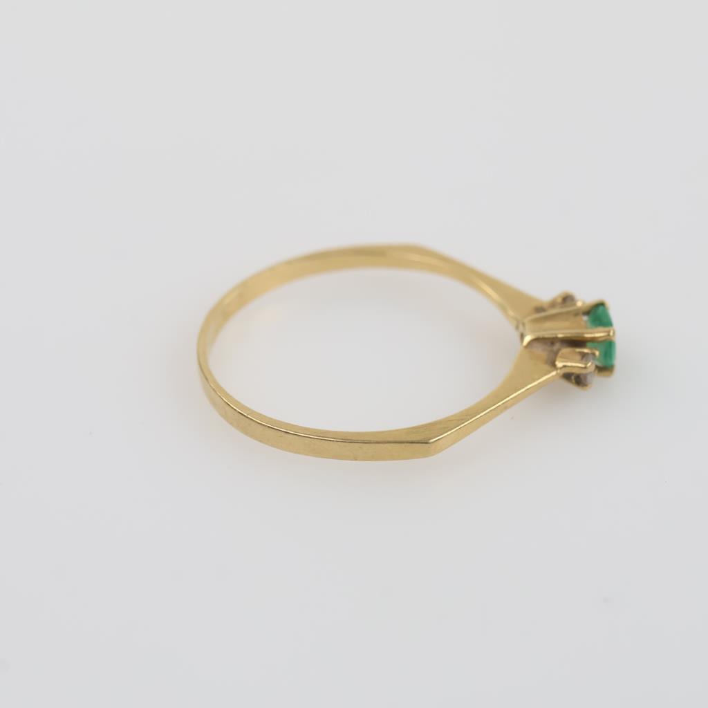 14kt Gold Green Stone Diamond Accent Ring | Property Room