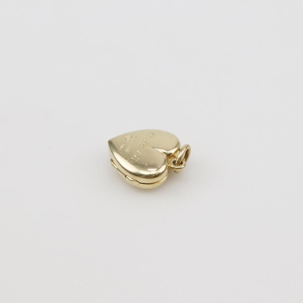 14kt Gold Heart Locket | Property Room