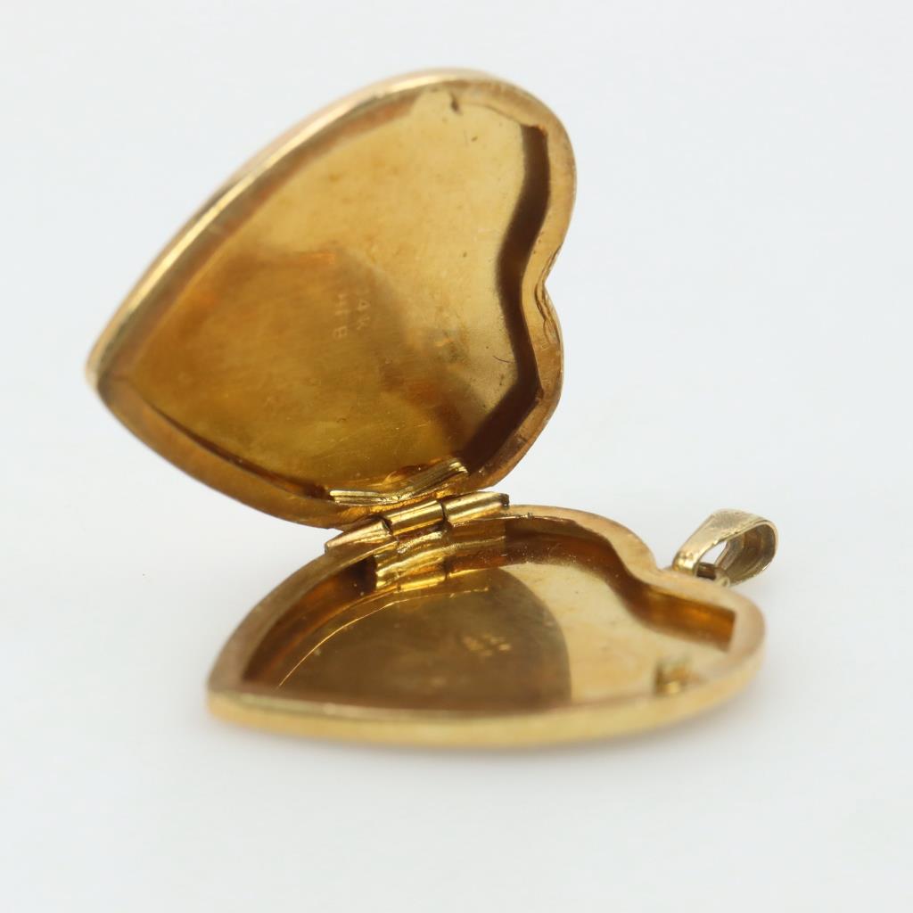 14kt Gold Heart Locket Pendant | Property Room
