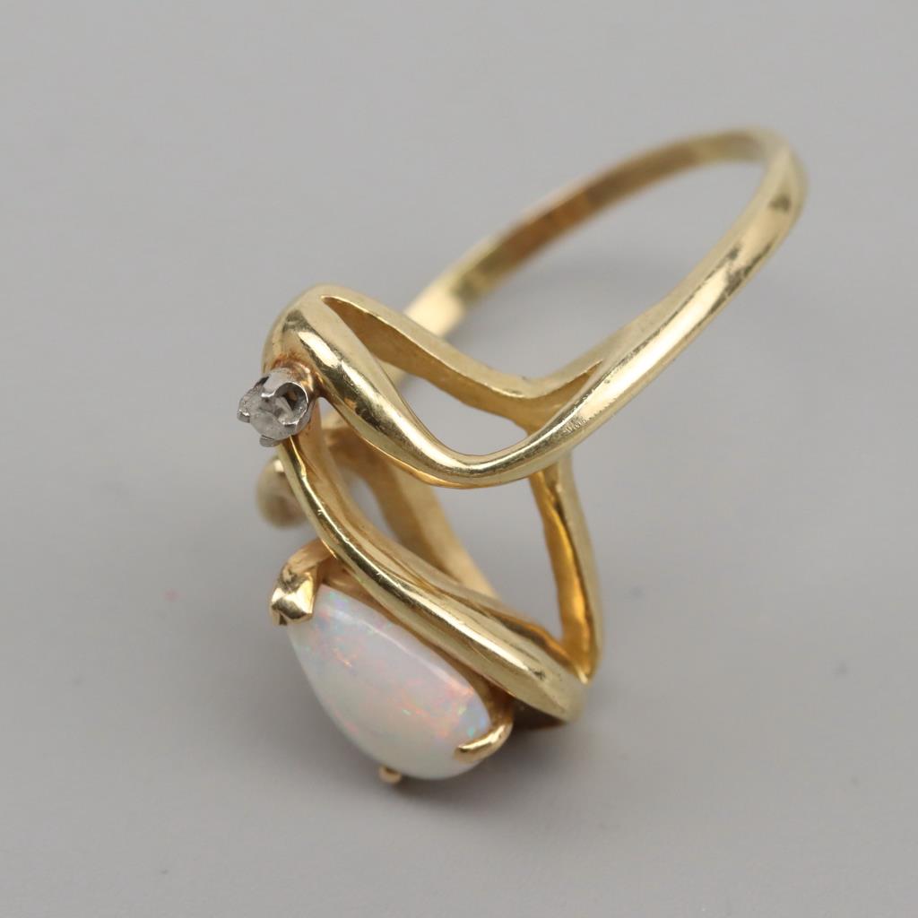 14kt Gold Iridescent Stone Diamond Accent Ring | Property Room