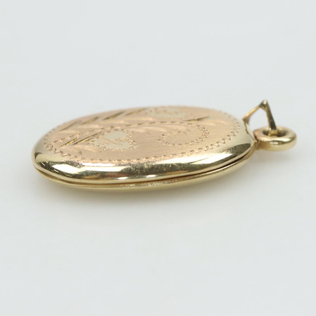 14kt Gold Locket Pendant | Property Room