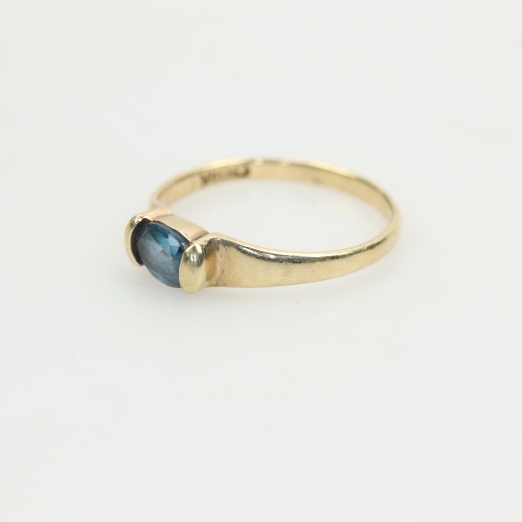 14kt Gold Oval Iolite Ring | Property Room