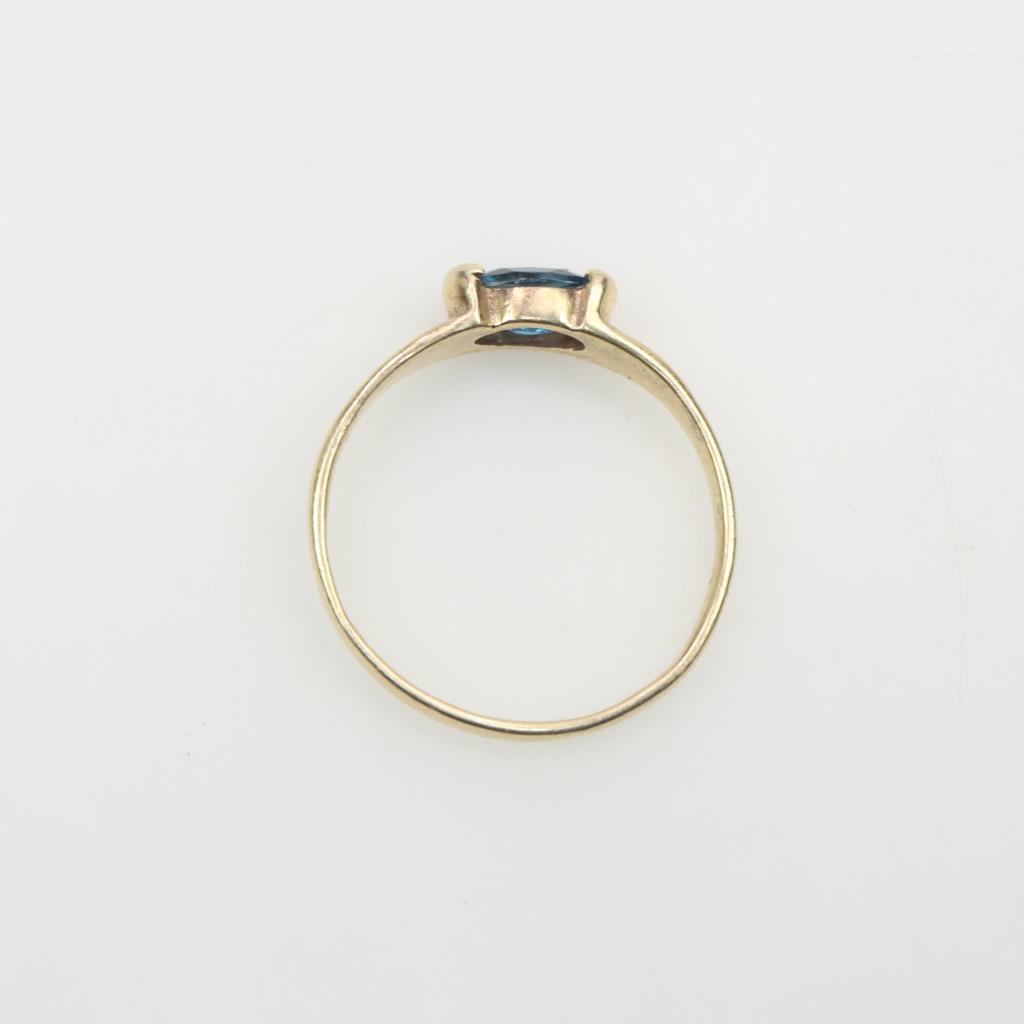 14kt Gold Oval Iolite Ring | Property Room