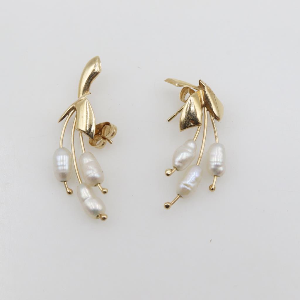 14kt Gold Pearl Earrings | Property Room