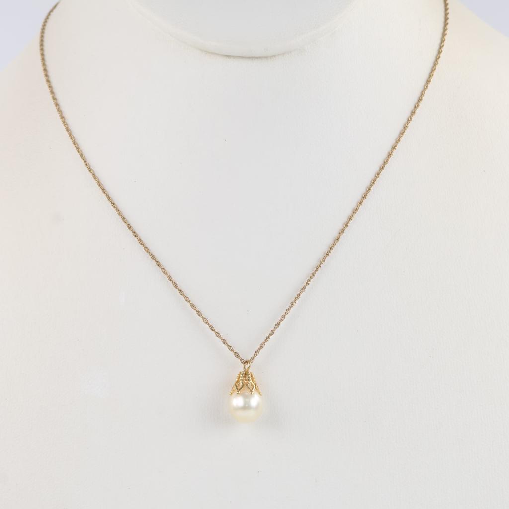 14kt Gold Pearl Pendant Necklace | Property Room