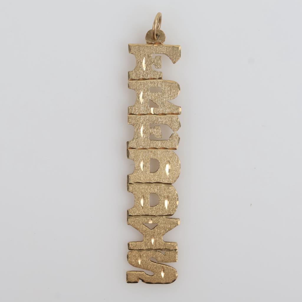 14kt Gold Personalized Pendant | Property Room