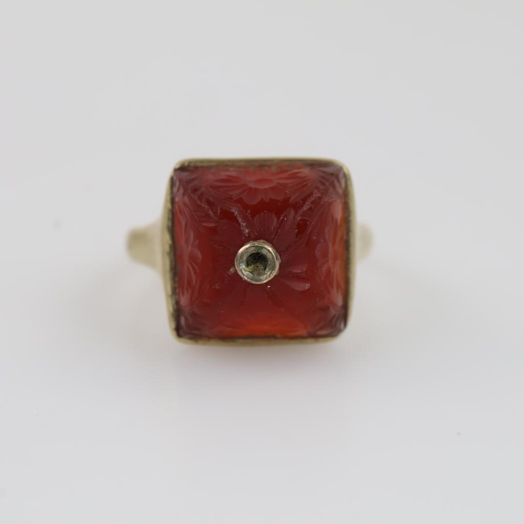 14kt Gold Red Stone Ring | Property Room