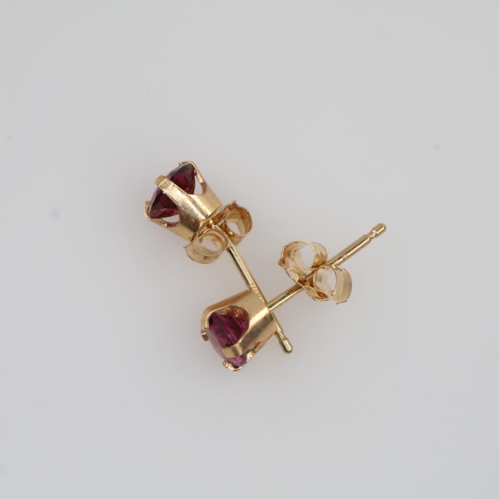 14kt Gold Red Stone Stud Earrings | Property Room