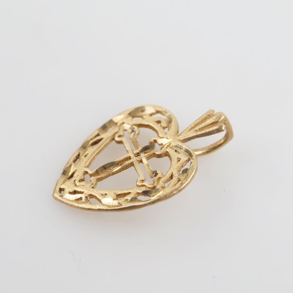 14kt Gold Religious Heart Pendant | Property Room
