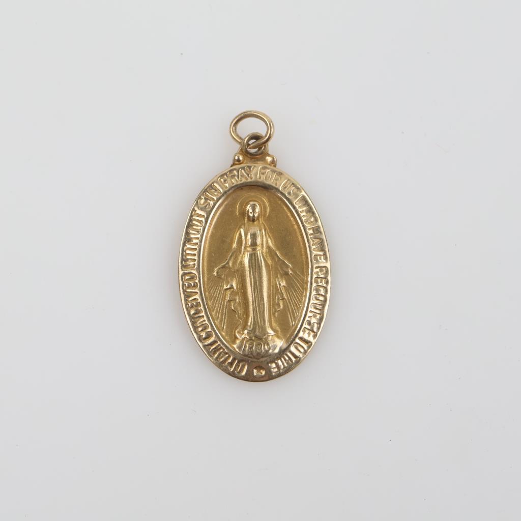 14kt Gold Religious Oval Pendant | Property Room
