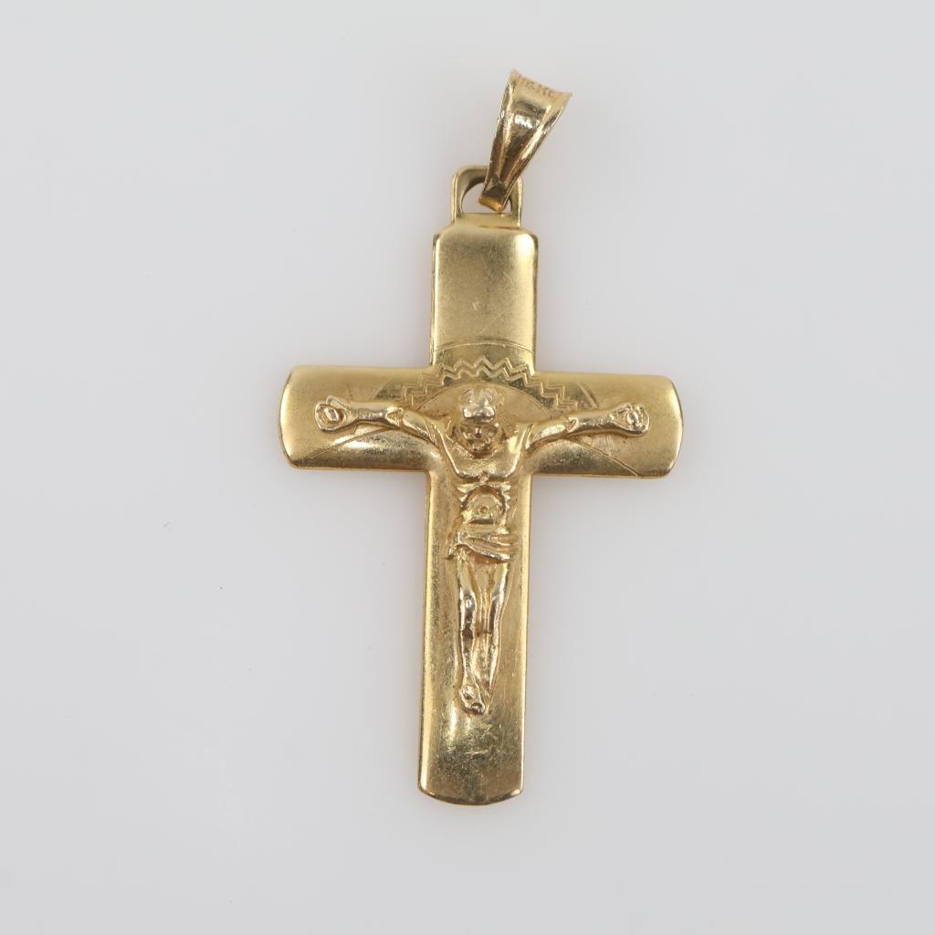14kt Gold Religious Pendant | Property Room
