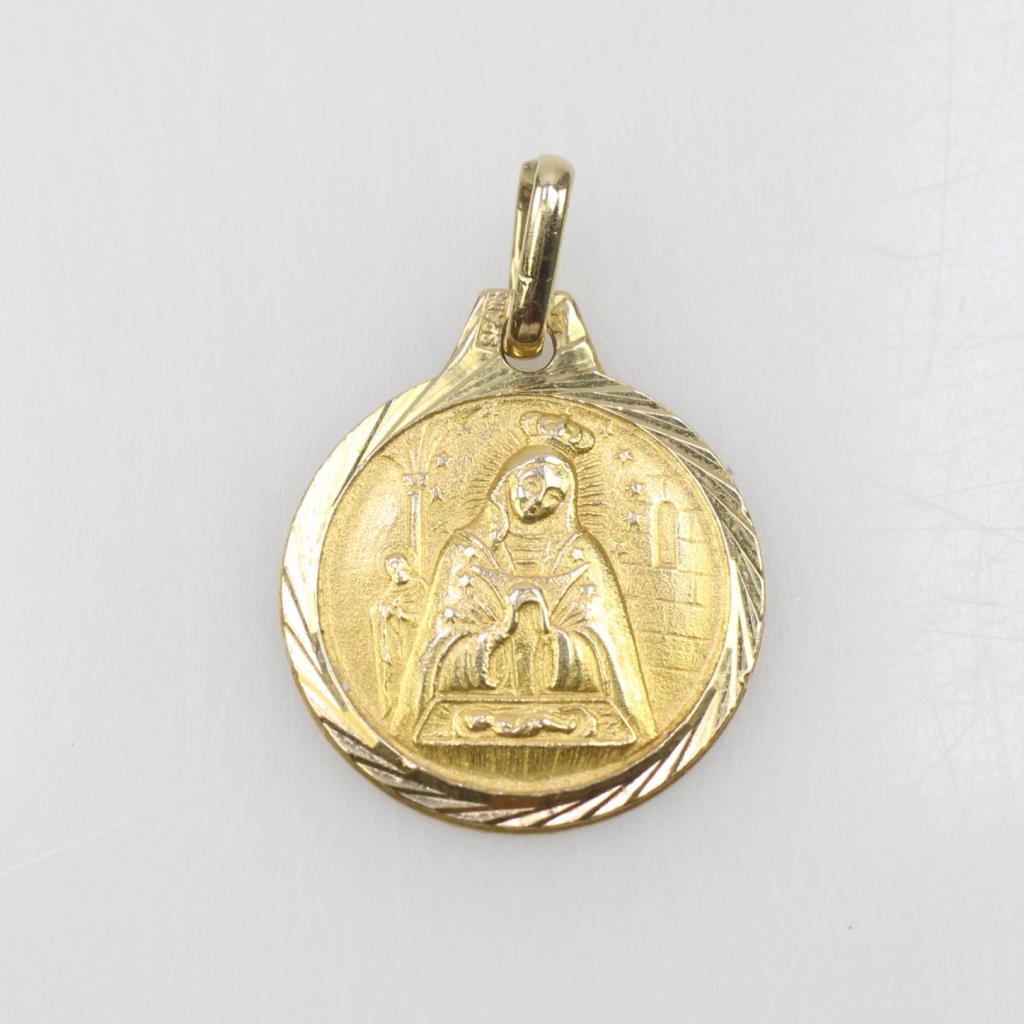 14kt Gold Religious Pendant | Property Room