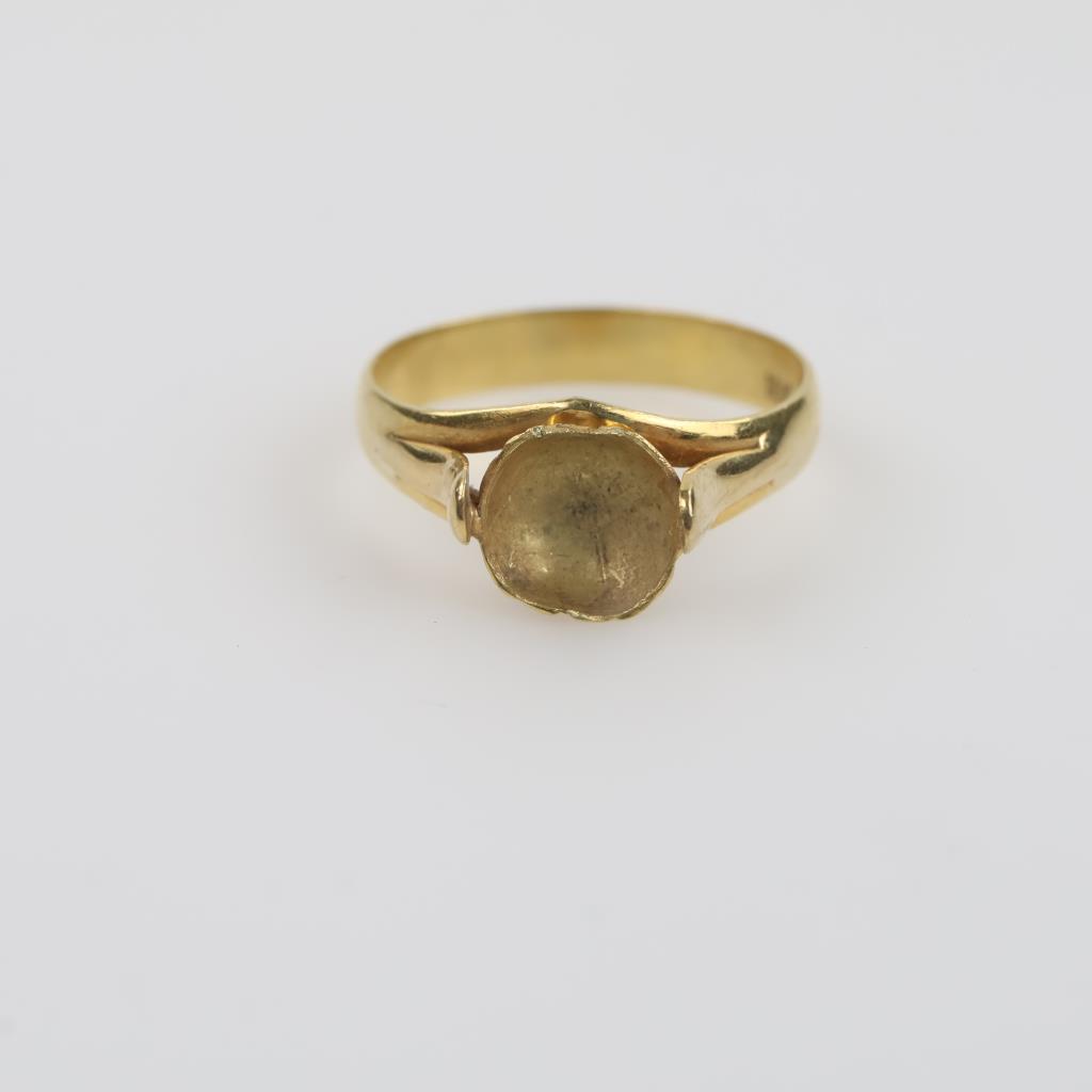 14kt Gold Ring | Property Room