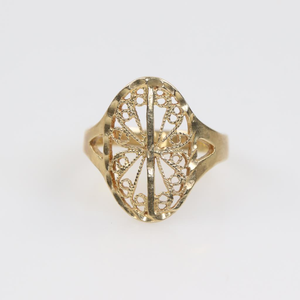 14kt Gold Ring | Property Room