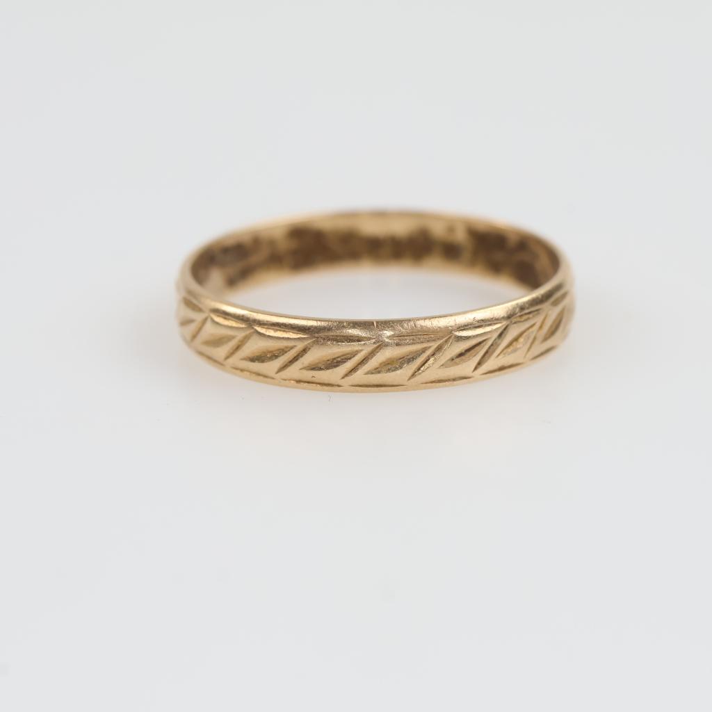 14kt Gold Ring Band | Property Room