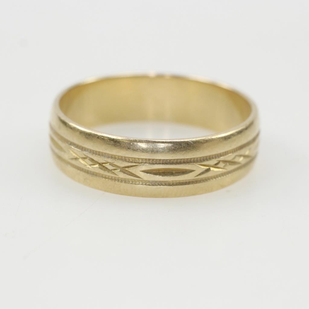 14kt Gold Ring Band | Property Room