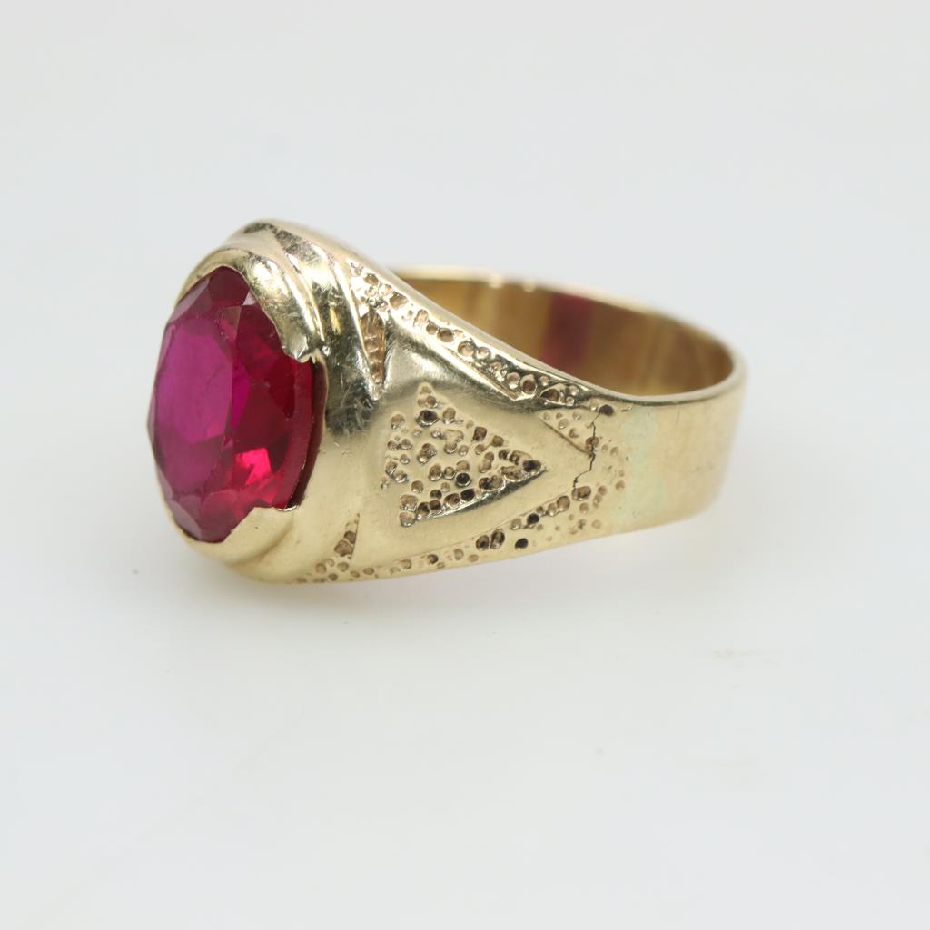 14kt Gold Ruby Ring | Property Room