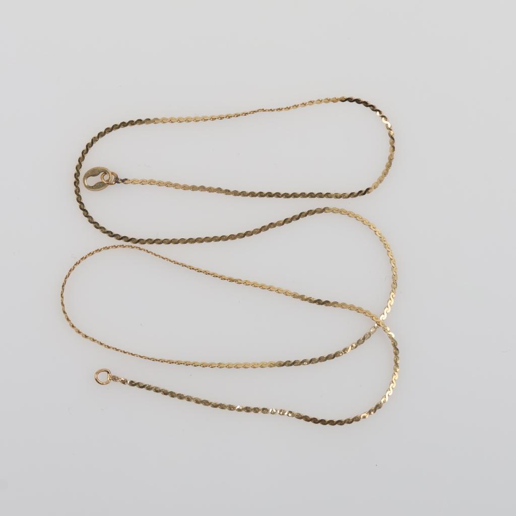 14kt Gold Serpentine Chain Necklace | Property Room