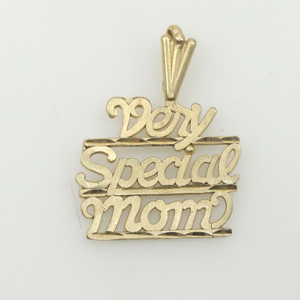 14kt Gold Special Mom Pendant | Property Room