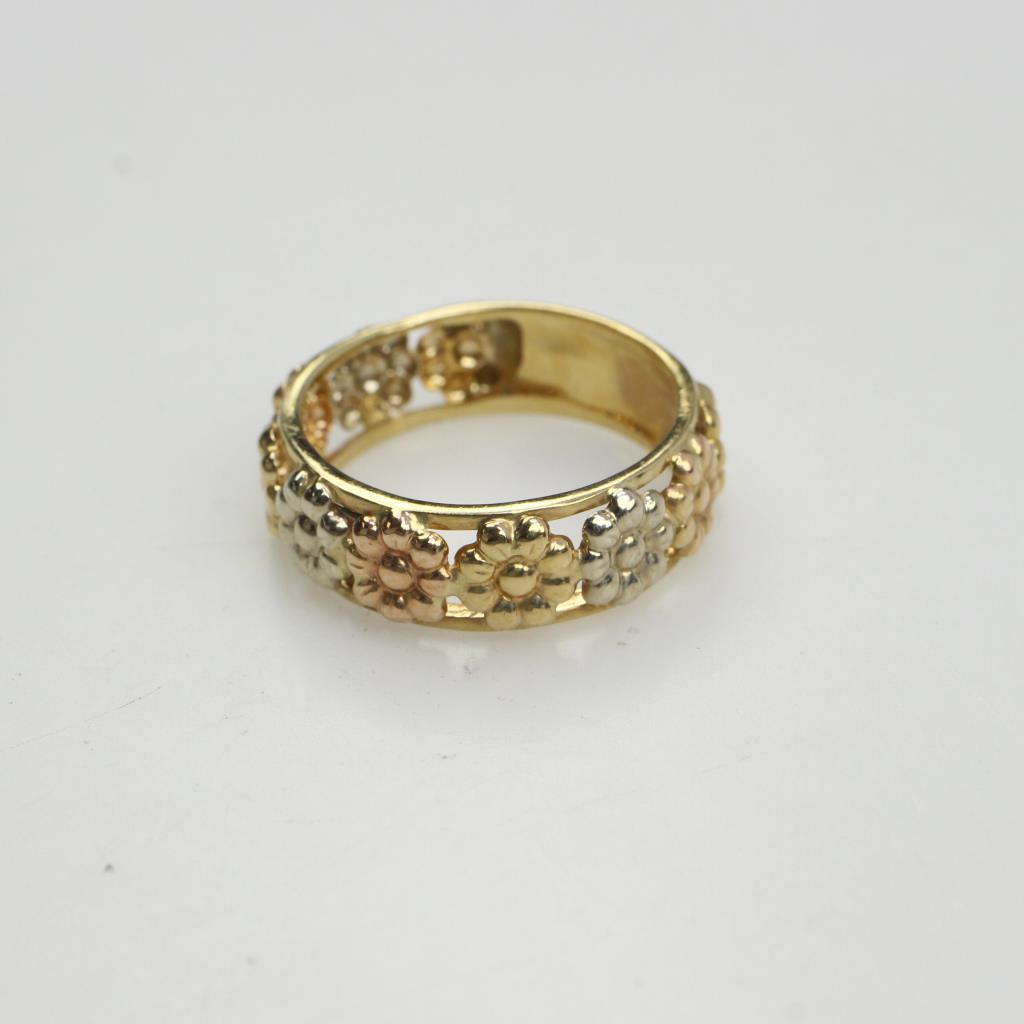 14kt Gold Tri-Color Flower Ring | Property Room