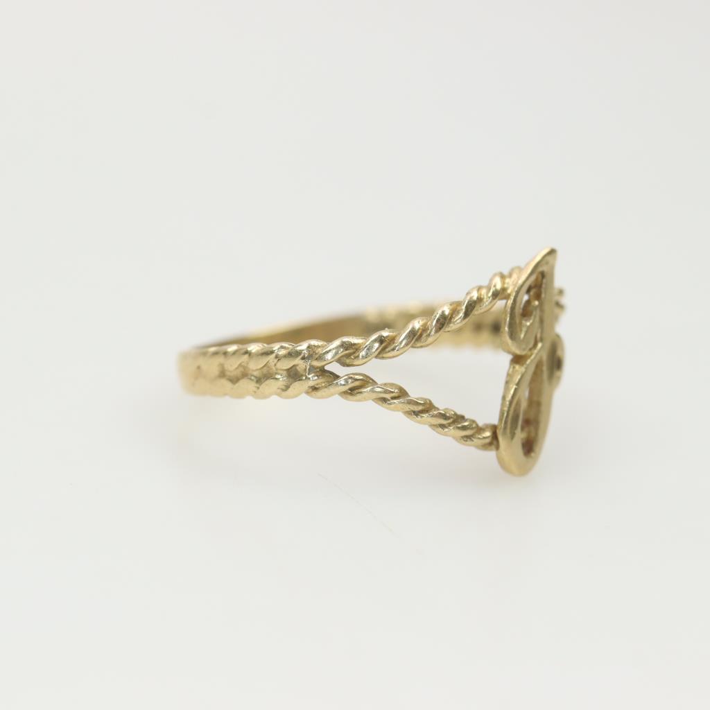 14kt Gold Twisted Rope Ring | Property Room