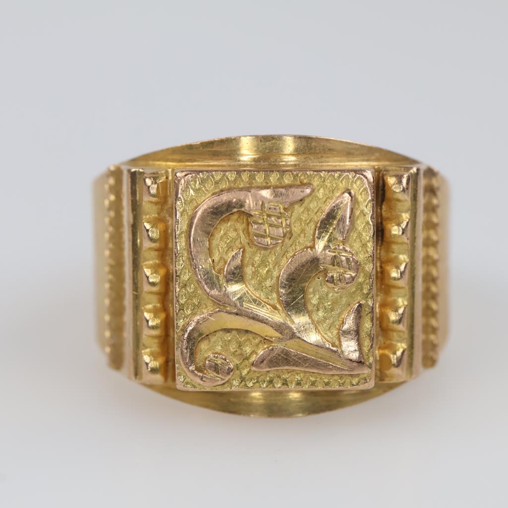 14kt Gold Two-tone Swirl Signet Ring | Property Room