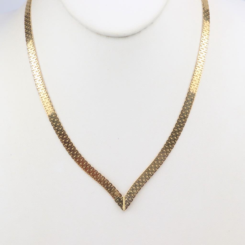 14kt Gold V Shape Necklace | Property Room