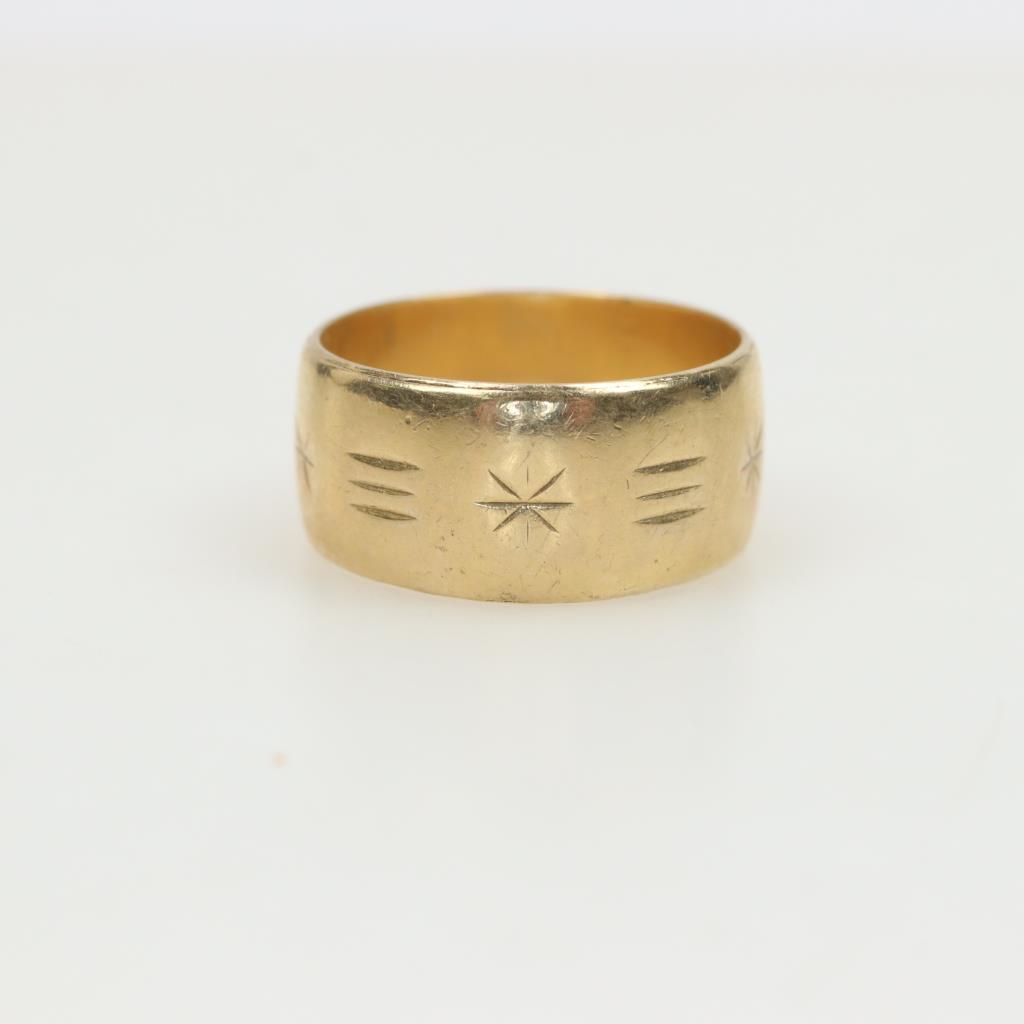 14kt Gold Wide Band Ring | Property Room