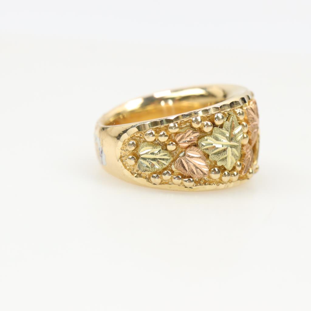 14kt Tri Colored Gold Oak Leaf Design Band | Property Room