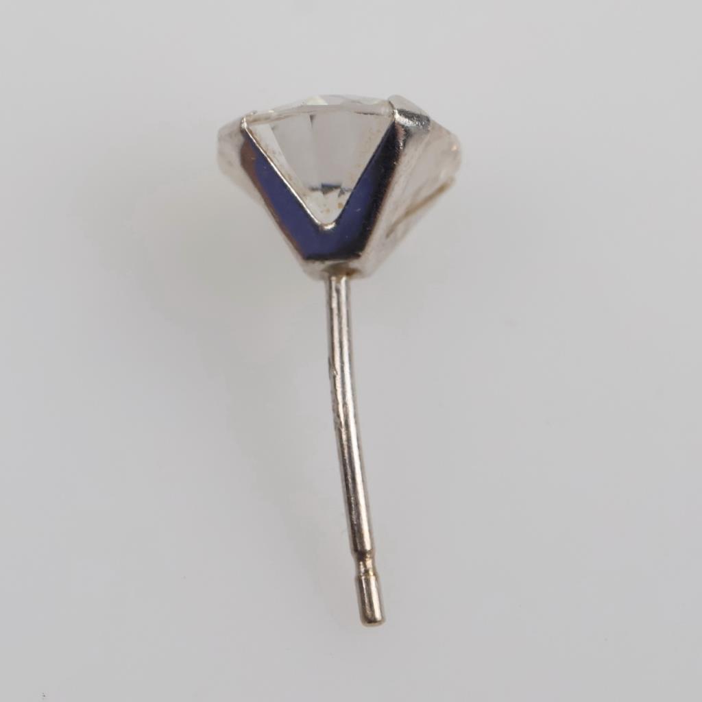 14kt White Gold Clear Stone Stud Earring | Property Room
