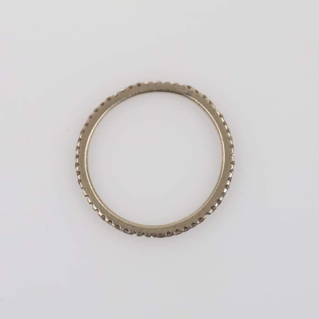 14kt White Gold Diamond Accent Band | Property Room