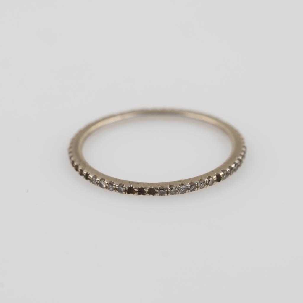 14kt White Gold Diamond Accent Band | Property Room