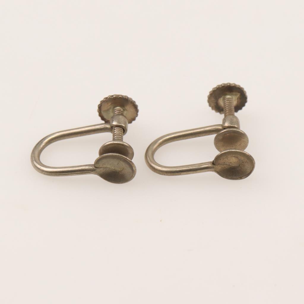 14kt White Gold Screw Back Clip-On Earring Findings | Property Room