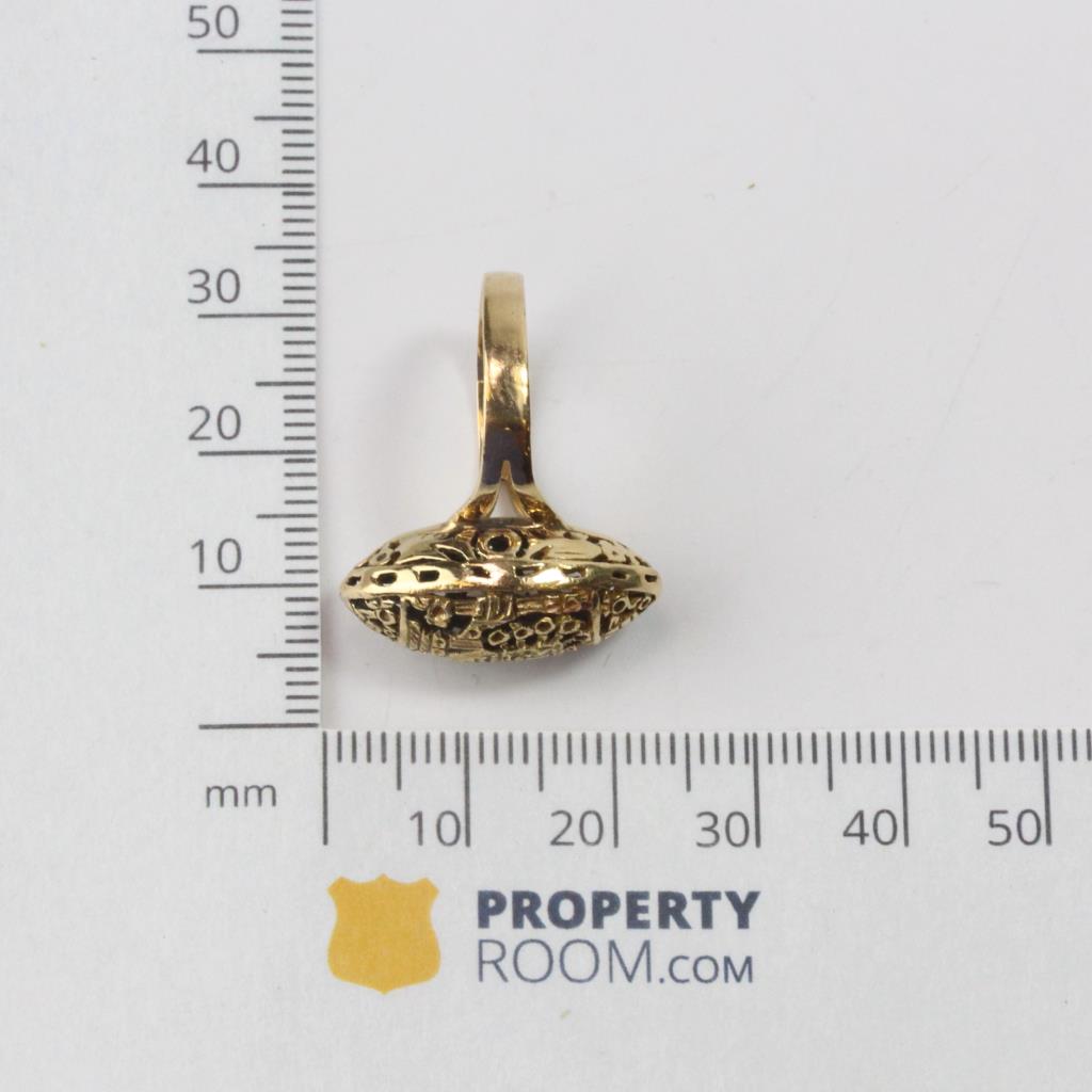 17kt Gold 5g Vintage Peruvian Ring | Property Room