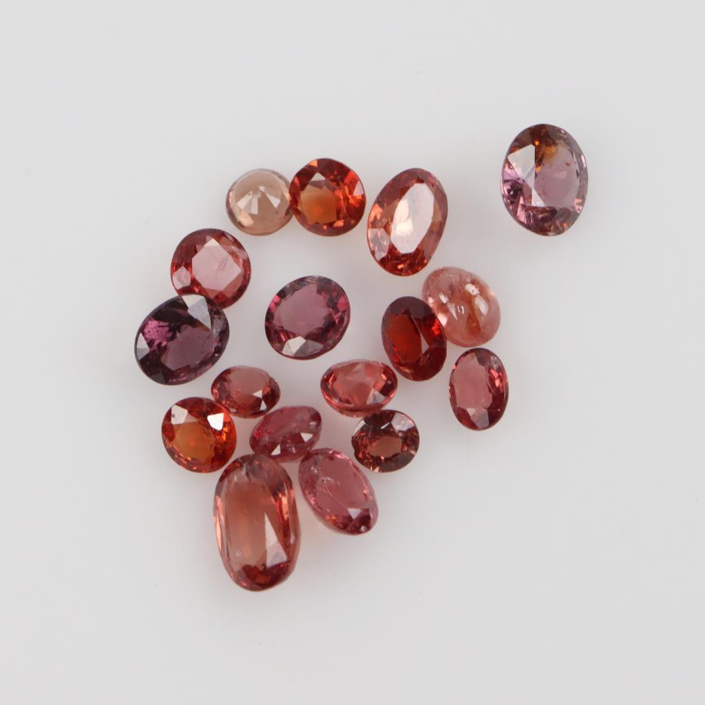 18 Loose Synthetic Spinels | Property Room