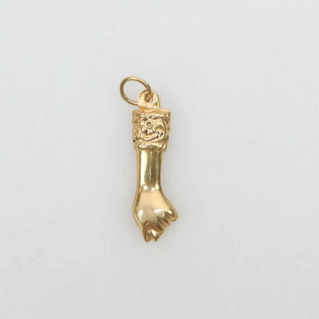 18kt Gold ASL T Hand Sign Pendant | Property Room