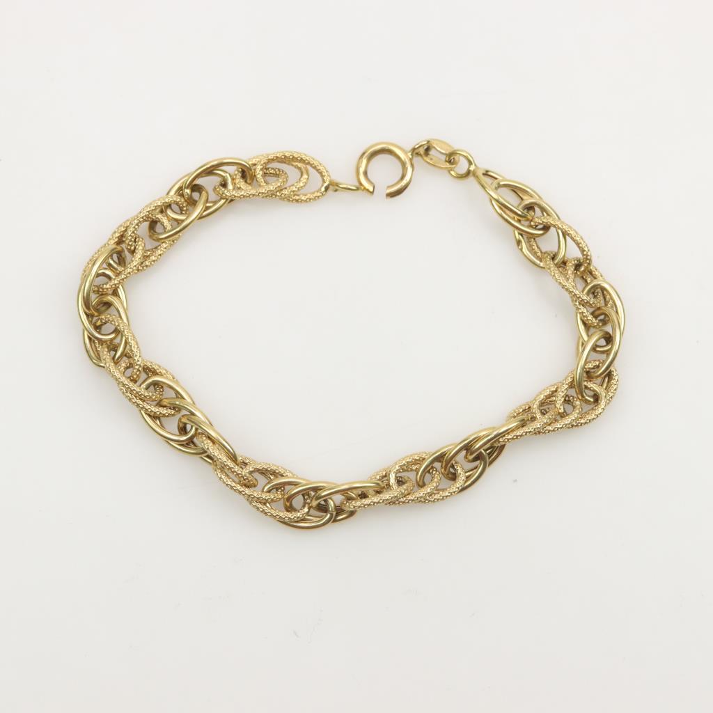 18kt Gold Bracelet | Property Room