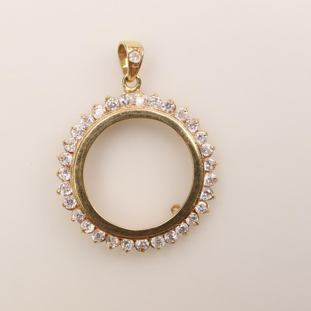 18kt Gold Clear Stone Pendant | Property Room