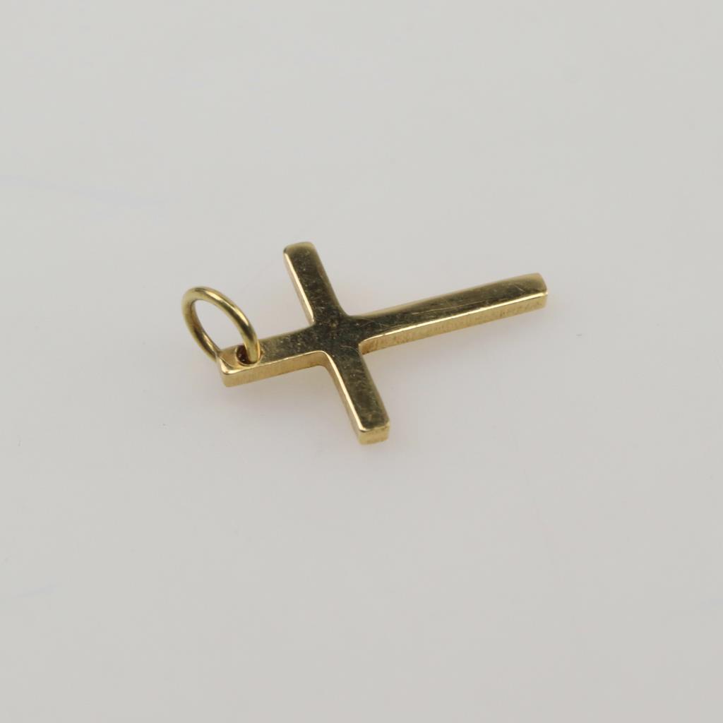 18kt Gold Cross Pendant | Property Room