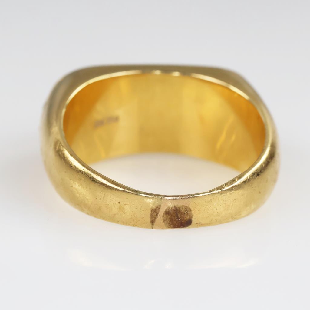 18kt Gold Diamond And Jadeite Jade Signet Ring | Property Room