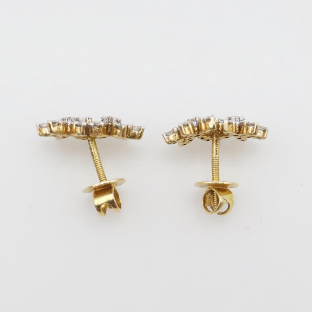 18kt Gold Diamond Flower Earrings | Property Room