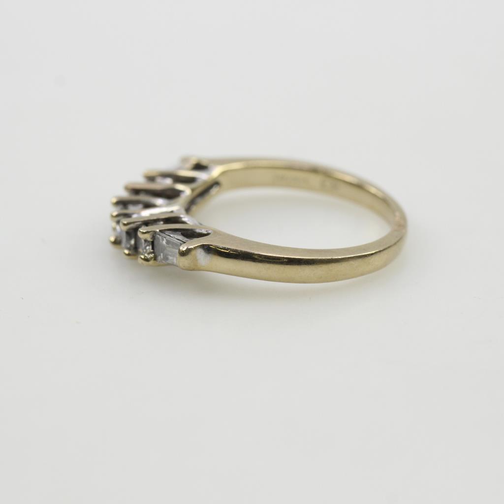 18kt Gold Diamond Ring | Property Room