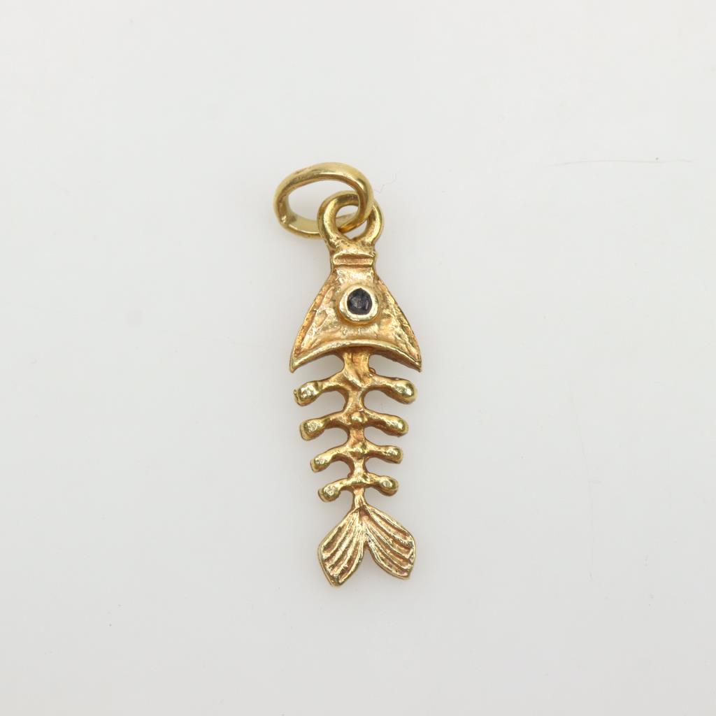 18kt Gold Fishbone Pendant | Property Room