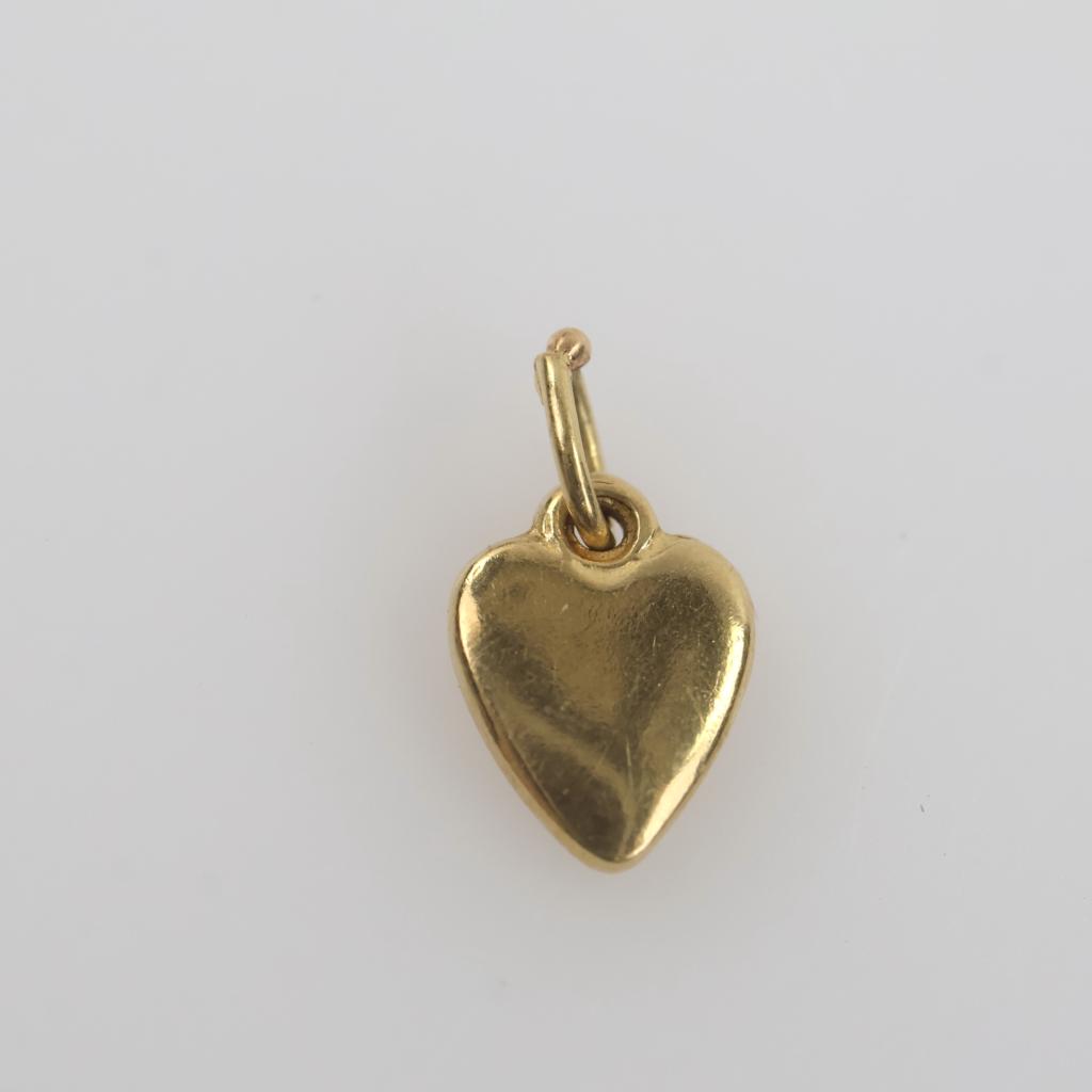 18kt Gold Heart Pendant | Property Room