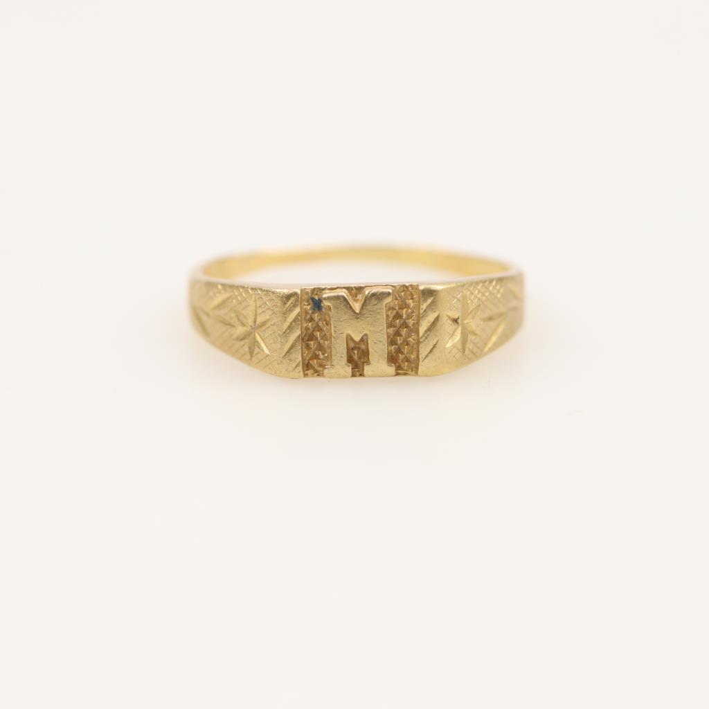 18Kt Gold Ring | Property Room
